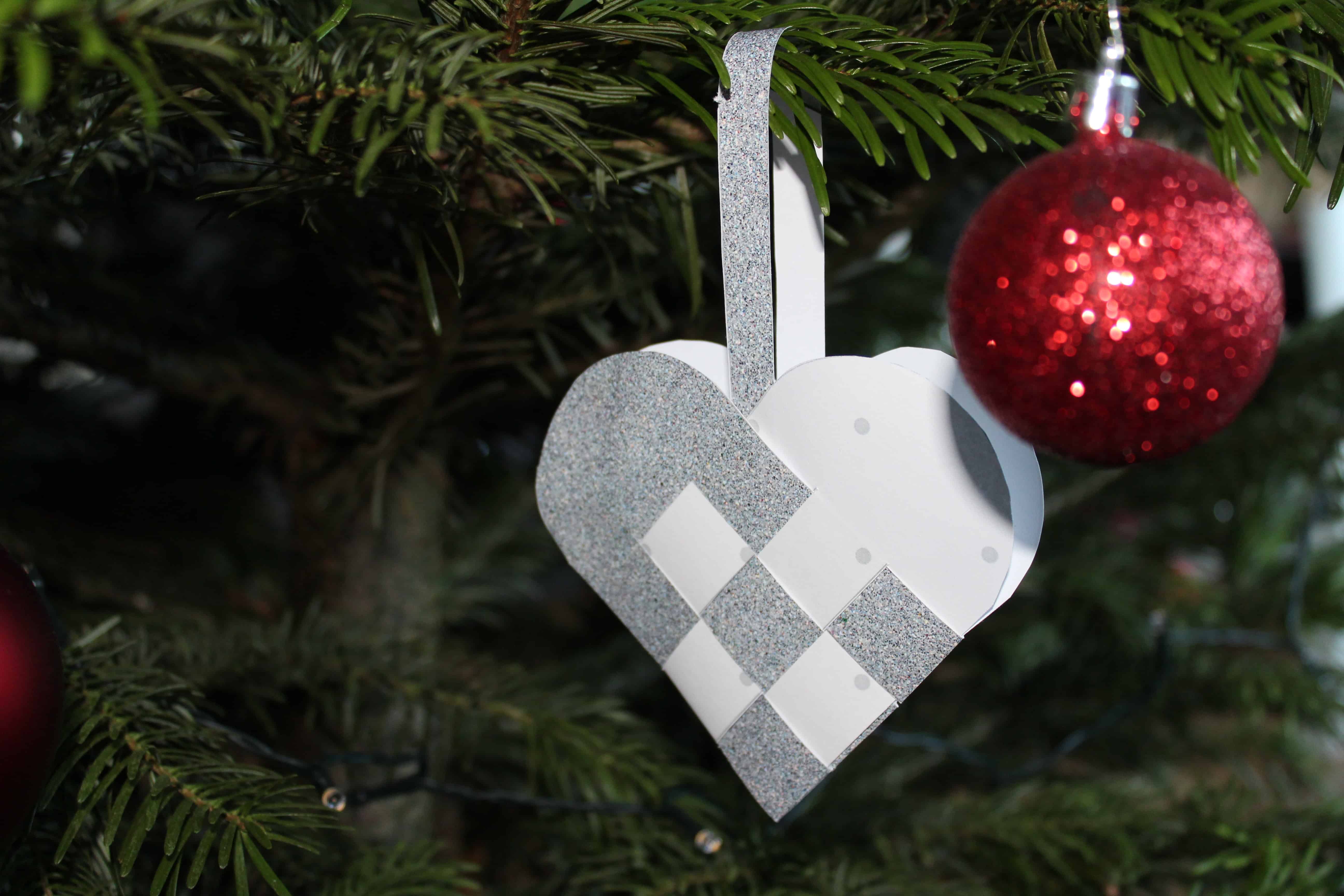 Flettede julehjerter - flet et julehjerte - Danish Things