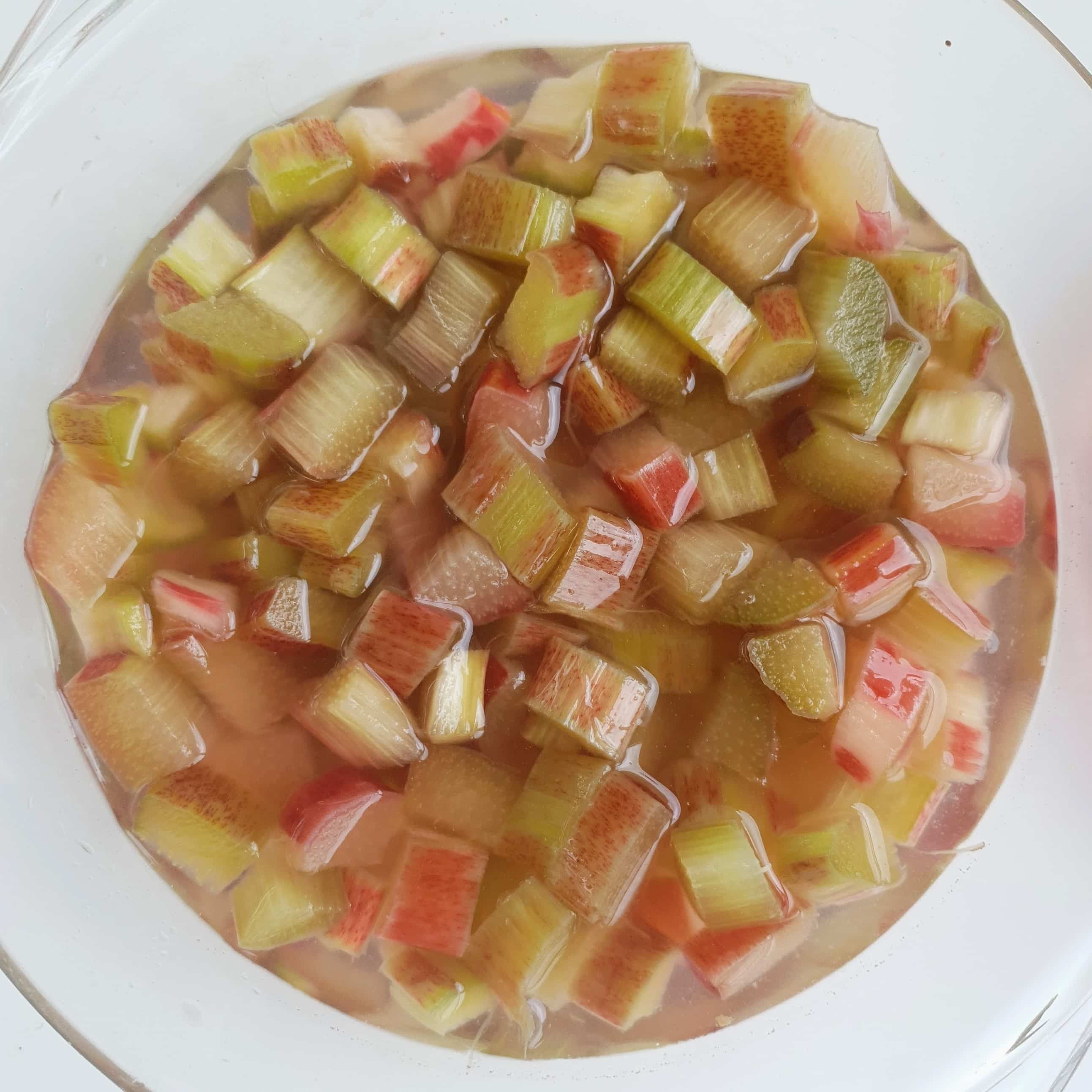 Sådan farver du dine rabarber naturligt - Danish Things