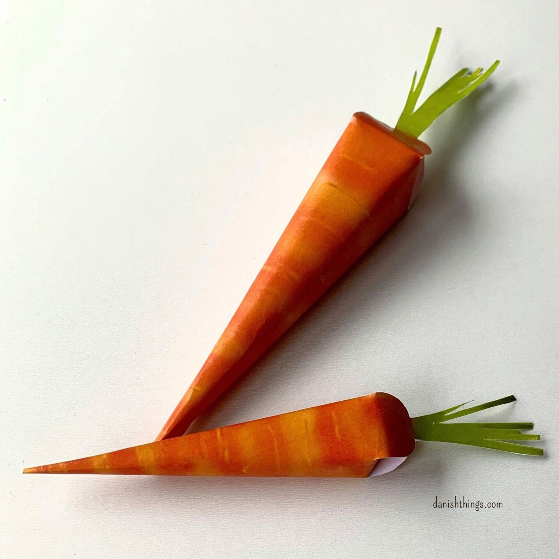En gulerod af papir - som dekoration og gaveæske - Danish Things