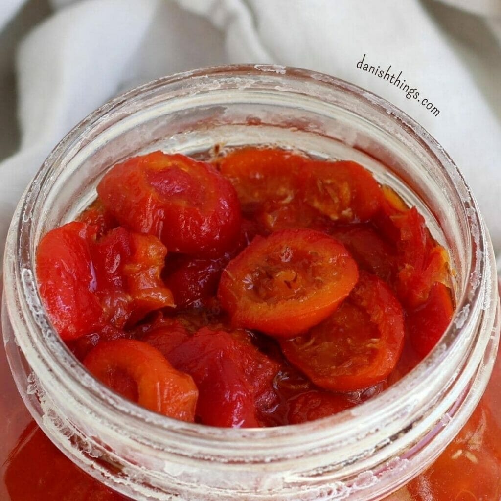 Sukkersyltede hyben - råmariner dine hyben, og sylt dem bagefter ...