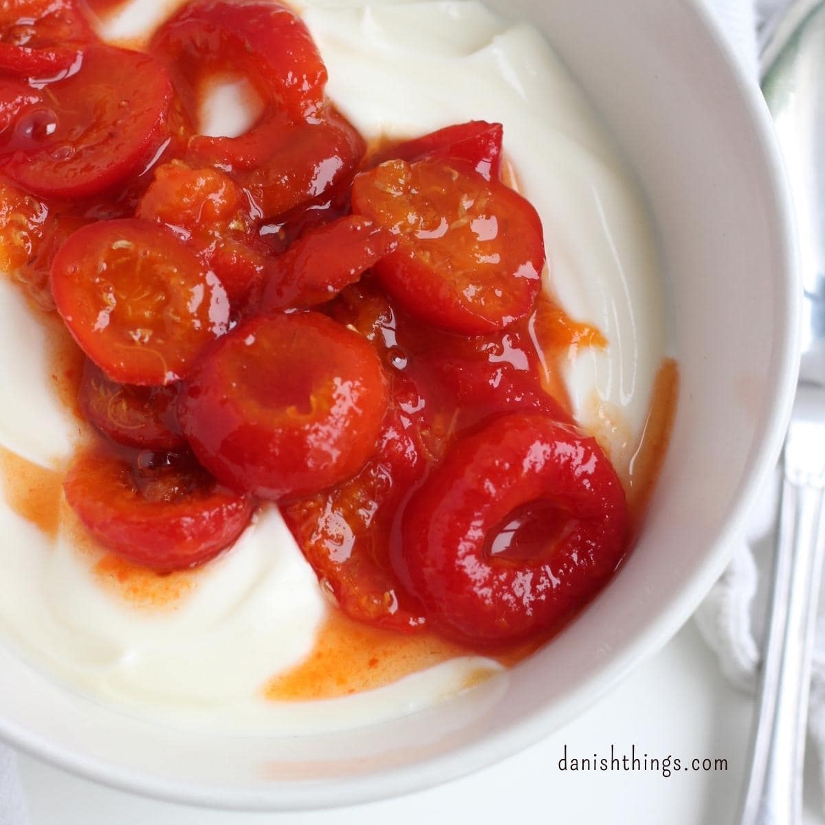 Sukkersyltede hyben - råmariner dine hyben, og sylt dem bagefter ...