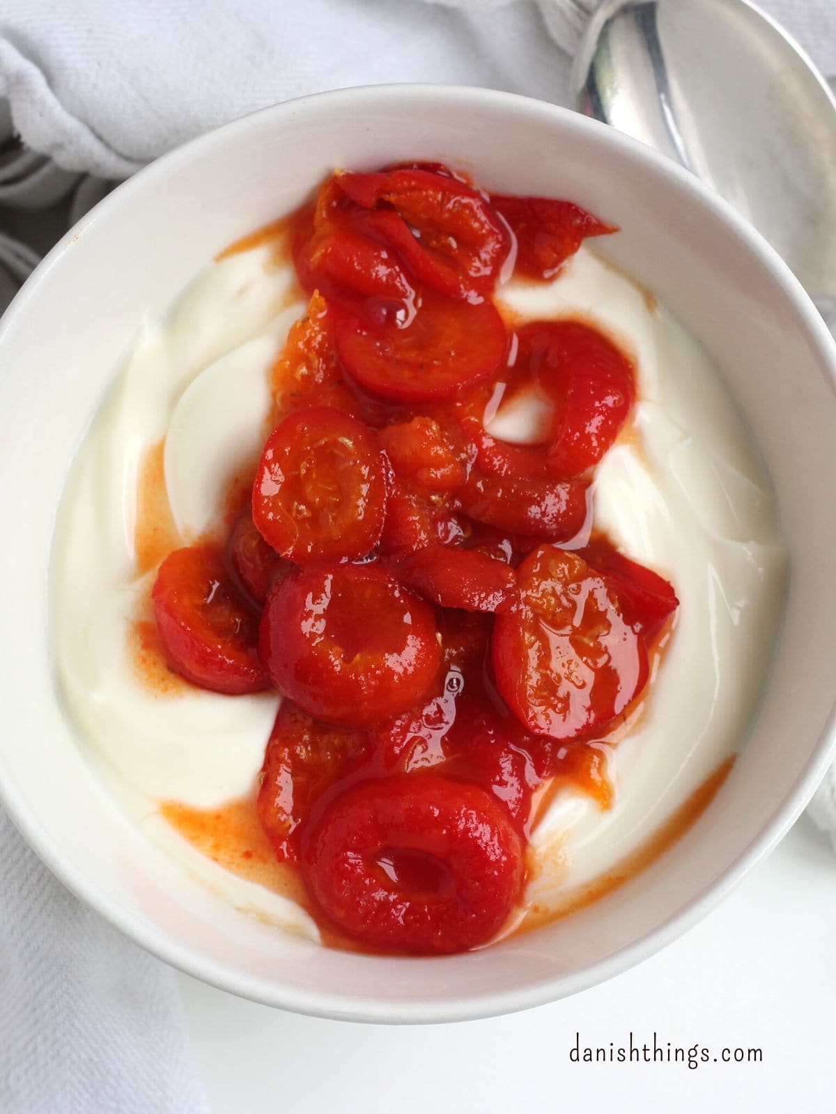 Sukkersyltede hyben - råmariner dine hyben, og sylt dem bagefter ...