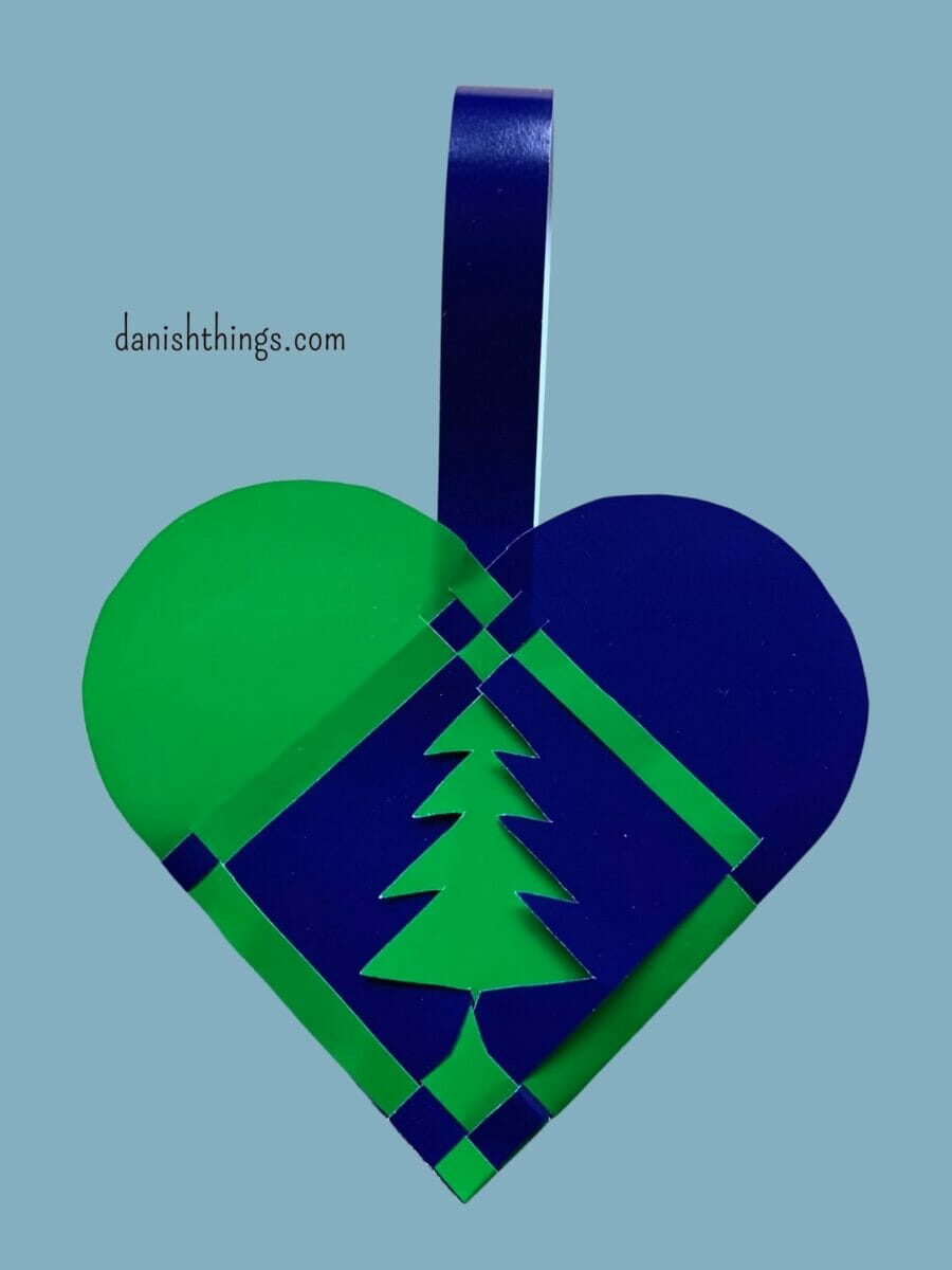 Julehjerte med juletræ - sådan fletter du det trin for trin - Danish Things